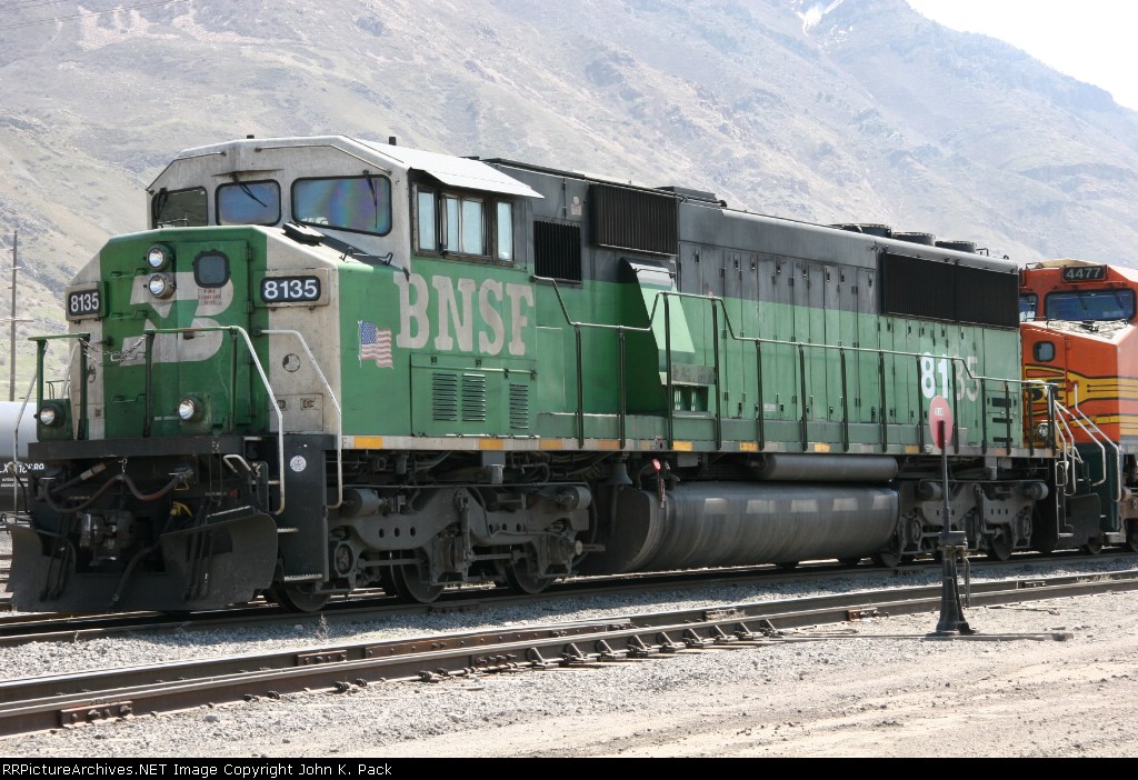 BNSF 8135